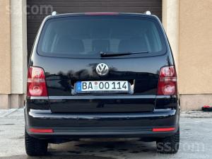 Melns Volkswagen Touran 2007 Ogre, ar dzinēja tilpumu 1.60 L un nobraukumu 153 tūkst. km par 4995 €, foto 6 vietnē AUTOMOTO.COM.LV