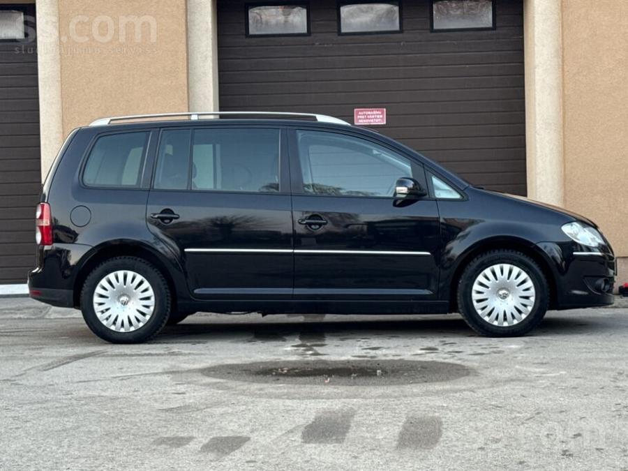 Melns Volkswagen Touran 2007 Ogre, ar dzinēja tilpumu 1.60 L un nobraukumu 153 tūkst. km par 4995 €, foto 8 vietnē AUTOMOTO.COM.LV
