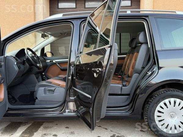 Melns Volkswagen Touran 2007 Ogre, ar dzinēja tilpumu 1.60 L un nobraukumu 153 tūkst. km par 4995 €, foto 9 vietnē AUTOMOTO.COM.LV
