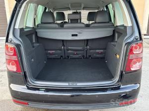 Melns Volkswagen Touran 2007 Ogre, ar dzinēja tilpumu 1.60 L un nobraukumu 153 tūkst. km par 4995 €, foto 13 vietnē AUTOMOTO.COM.LV