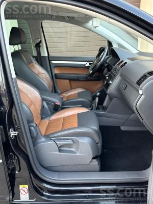 Melns Volkswagen Touran 2007 Ogre, ar dzinēja tilpumu 1.60 L un nobraukumu 153 tūkst. km par 4995 €, foto 18 vietnē AUTOMOTO.COM.LV