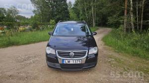 Black Volkswagen Touran 2007 in Cesis, with an engine capacity of 1.90 L and mileage of 269 thousand km for 2450 €, photo  on AUTOMOTO.COM.LV