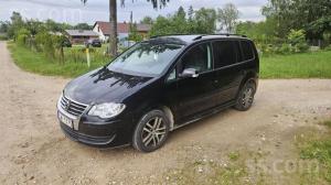 Black Volkswagen Touran 2007 in Cesis, with an engine capacity of 1.90 L and mileage of 269 thousand km for 2450 €, photo 3 on AUTOMOTO.COM.LV