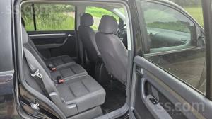 Black Volkswagen Touran 2007 in Cesis, with an engine capacity of 1.90 L and mileage of 269 thousand km for 2450 €, photo 6 on AUTOMOTO.COM.LV