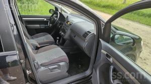 Black Volkswagen Touran 2007 in Cesis, with an engine capacity of 1.90 L and mileage of 269 thousand km for 2450 €, photo 7 on AUTOMOTO.COM.LV