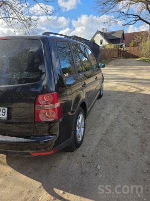 Black Volkswagen Touran 2007 in Ogre, with an engine capacity of 1.90 L and mileage of 349 thousand km for 1900 €, photo 5 on AUTOMOTO.COM.LV