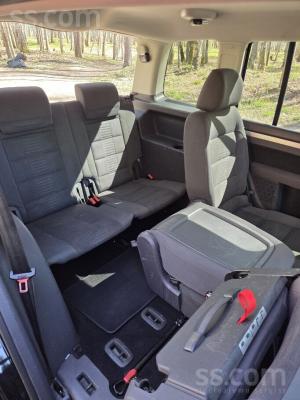Melns Volkswagen Touran 2007 Rīga, ar dzinēja tilpumu 2.00 L un nobraukumu 335 tūkst. km par 2300 €, foto 10 vietnē AUTOMOTO.COM.LV