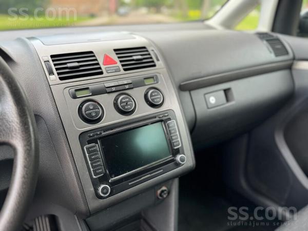 Melns Volkswagen Touran 2007 Jelgava, ar dzinēja tilpumu 1.90 L un nobraukumu 348 tūkst. km par 2150 €, foto 10 vietnē AUTOMOTO.COM.LV