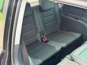 Black Volkswagen Touran 2007 in Jelgava, with an engine capacity of 1.90 L and mileage of 348 thousand km for 2150 €, photo 13 on AUTOMOTO.COM.LV