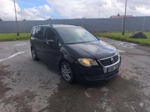 Black Volkswagen Touran 2007 in Panevezys, with an engine capacity of 1.97 L and mileage of 271 thousand km for 2700 €, photo 3 on AUTOMOTO.COM.LV