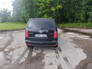 Black Volkswagen Touran 2007 in Panevezys, with an engine capacity of 1.97 L and mileage of 271 thousand km for 2700 €, photo 5 on AUTOMOTO.COM.LV