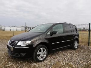 Black Volkswagen Touran 2007 in Saldus, with an engine capacity of 2.00 L and mileage of 257 thousand km for 4300 €, photo  on AUTOMOTO.COM.LV