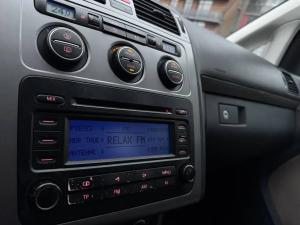 Black Volkswagen Touran 2007 in Riga, with an engine capacity of 2.00 L and mileage of 220 thousand km for 2990 €, photo 20 on AUTOMOTO.COM.LV