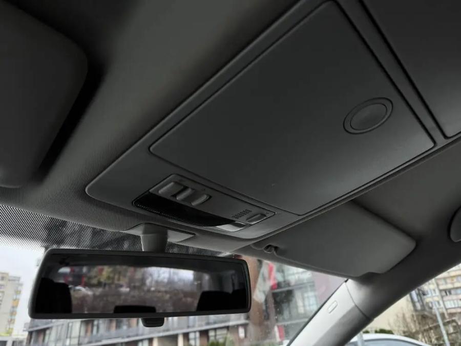 Black Volkswagen Touran 2007 in Riga, with an engine capacity of 2.00 L and mileage of 220 thousand km for 2990 €, photo 25 on AUTOMOTO.COM.LV