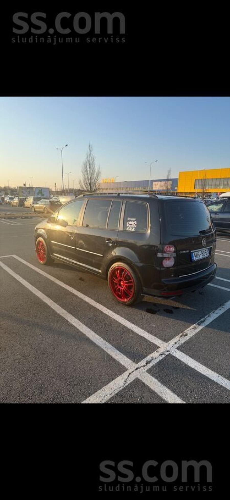 Black Volkswagen Touran 2007 in Riga, with an engine capacity of 2.00 L and mileage of 356 thousand km for 3250 €, photo 6 on AUTOMOTO.COM.LV