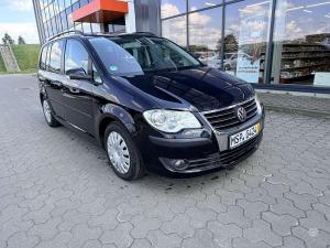 Black Volkswagen Touran 2007 in Vilnius, with an engine capacity of 1.97 L and mileage of 224 thousand km for 3700 €, photo 3 on AUTOMOTO.COM.LV