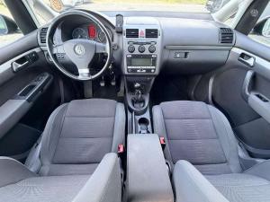 Black Volkswagen Touran 2007 in Vilnius, with an engine capacity of 1.97 L and mileage of 224 thousand km for 3700 €, photo 6 on AUTOMOTO.COM.LV