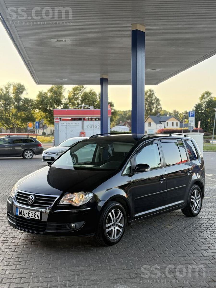 Melns Volkswagen Touran 2007 Kuldīga, ar dzinēja tilpumu 1.90 L un nobraukumu 388 tūkst. km par 2800 €, foto 1 vietnē AUTOMOTO.COM.LV