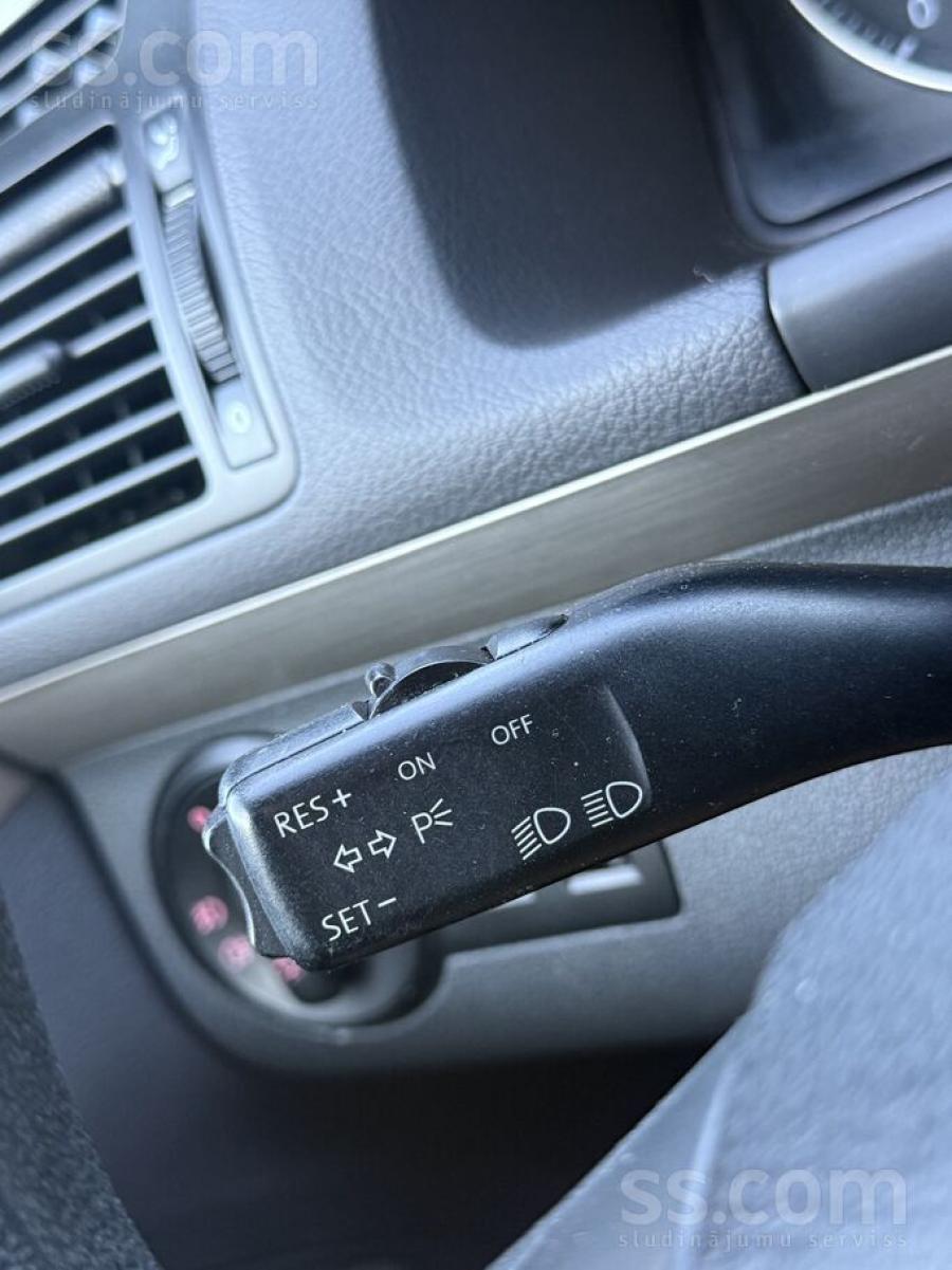 Melns Volkswagen Touran 2007 Kuldīga, ar dzinēja tilpumu 1.90 L un nobraukumu 388 tūkst. km par 2800 €, foto 10 vietnē AUTOMOTO.COM.LV