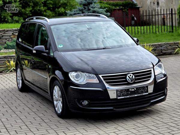 Melns Volkswagen Touran 2007 Viļņa, ar dzinēja tilpumu 2.00 L un nobraukumu 334 tūkst. km par 3200 €, foto 1 vietnē AUTOMOTO.COM.LV