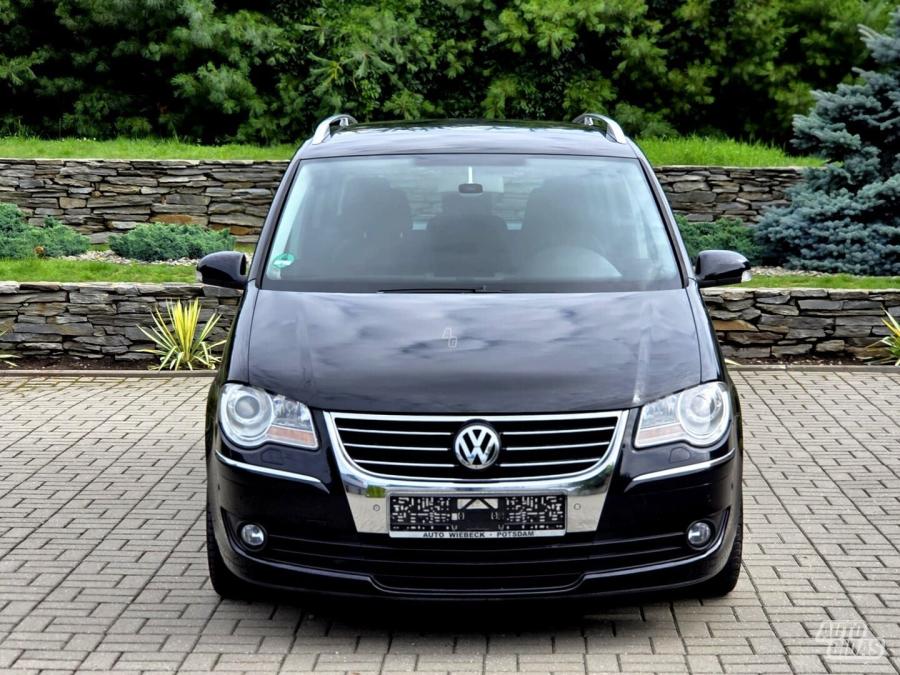 Black Volkswagen Touran 2007 in Vilnius, with an engine capacity of 2.00 L and mileage of 334 thousand km for 3200 €, photo 3 on AUTOMOTO.COM.LV