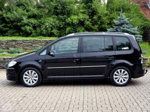 Black Volkswagen Touran 2007 in Vilnius, with an engine capacity of 2.00 L and mileage of 334 thousand km for 3200 €, photo 5 on AUTOMOTO.COM.LV