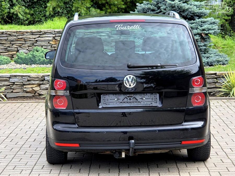Black Volkswagen Touran 2007 in Vilnius, with an engine capacity of 2.00 L and mileage of 334 thousand km for 3200 €, photo 8 on AUTOMOTO.COM.LV