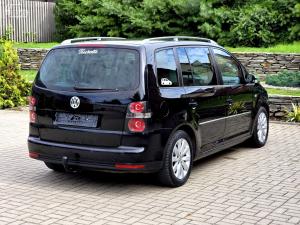 Black Volkswagen Touran 2007 in Vilnius, with an engine capacity of 2.00 L and mileage of 334 thousand km for 3200 €, photo 9 on AUTOMOTO.COM.LV