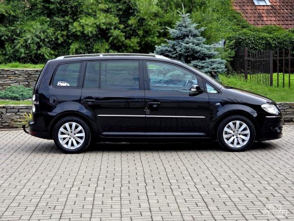 Melns Volkswagen Touran 2007 Viļņa, ar dzinēja tilpumu 2.00 L un nobraukumu 334 tūkst. km par 3200 €, foto 10 vietnē AUTOMOTO.COM.LV