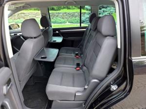 Black Volkswagen Touran 2007 in Vilnius, with an engine capacity of 2.00 L and mileage of 334 thousand km for 3200 €, photo 22 on AUTOMOTO.COM.LV