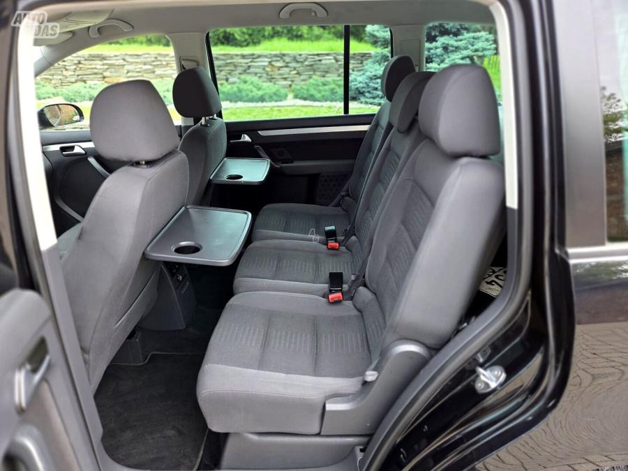 Black Volkswagen Touran 2007 in Vilnius, with an engine capacity of 2.00 L and mileage of 334 thousand km for 3200 €, photo 22 on AUTOMOTO.COM.LV