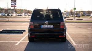 Melns Volkswagen Touran 2007 Rīga, ar dzinēja tilpumu 2.00 L un nobraukumu 276 tūkst. km par 2990 €, foto 5 vietnē AUTOMOTO.COM.LV