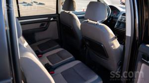 Melns Volkswagen Touran 2007 Rīga, ar dzinēja tilpumu 2.00 L un nobraukumu 276 tūkst. km par 2990 €, foto 13 vietnē AUTOMOTO.COM.LV