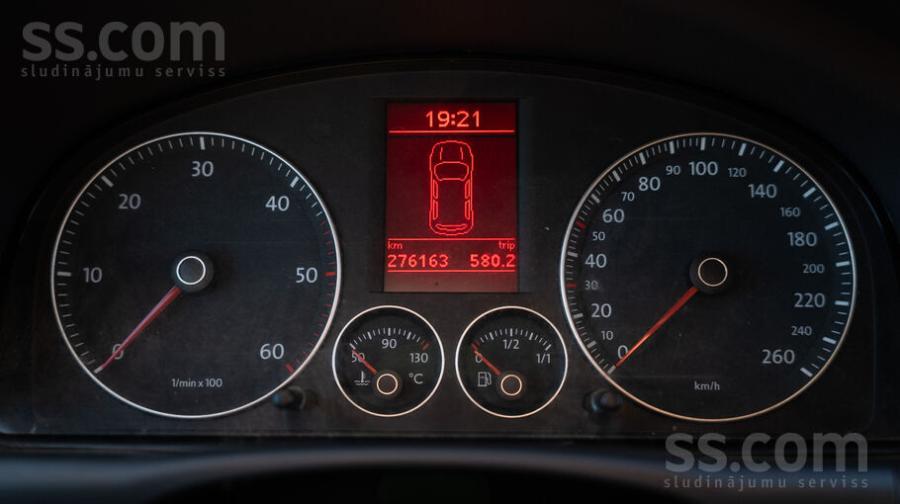 Melns Volkswagen Touran 2007 Rīga, ar dzinēja tilpumu 2.00 L un nobraukumu 276 tūkst. km par 2990 €, foto 17 vietnē AUTOMOTO.COM.LV