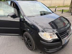 Black Volkswagen Touran 2007 in Panevezys, with an engine capacity of 1.90 L and mileage of 296 thousand km for 2250 €, photo 7 on AUTOMOTO.COM.LV