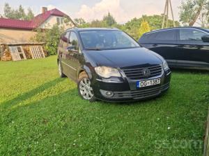 Melns Volkswagen Touran 2007 Dobele, ar dzinēja tilpumu 2.00 L un nobraukumu 286 tūkst. km par 4100 €, foto 4 vietnē AUTOMOTO.COM.LV