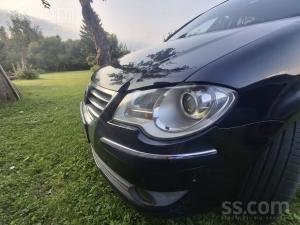 Melns Volkswagen Touran 2007 Dobele, ar dzinēja tilpumu 2.00 L un nobraukumu 286 tūkst. km par 4100 €, foto 9 vietnē AUTOMOTO.COM.LV