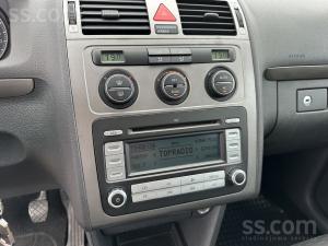 Черный Фольксваген Туран 2007 в Елгава, объемом двигателя 1.90 л и пробегом 0 тыс. км за 2150 €, фото 13 на AUTOMOTO.COM.LV