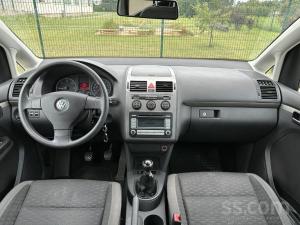 Черный Фольксваген Туран 2007 в Елгава, объемом двигателя 1.90 л и пробегом 0 тыс. км за 2150 €, фото 14 на AUTOMOTO.COM.LV