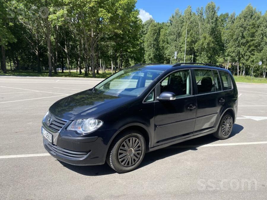 Черный Фольксваген Туран 2007 в Алуксне, объемом двигателя 1.90 л и пробегом 453 тыс. км за 890 €, фото 10 на AUTOMOTO.COM.LV