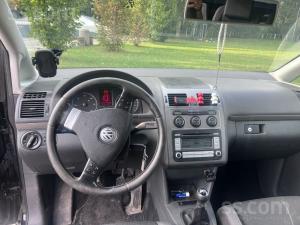 Melns Volkswagen Touran 2007 Liepāja, ar dzinēja tilpumu 1.90 L un nobraukumu 364 tūkst. km par 2300 €, foto 6 vietnē AUTOMOTO.COM.LV