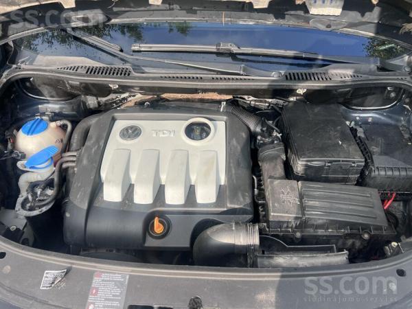 Black Volkswagen Touran 2007 in Liepaja, with an engine capacity of 1.90 L and mileage of 364 thousand km for 2300 €, photo 7 on AUTOMOTO.COM.LV