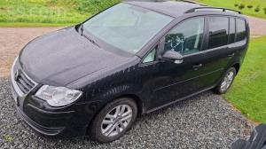 Melns Volkswagen Touran 2007 Rīga, ar dzinēja tilpumu 2.00 L un nobraukumu 338 tūkst. km par 2680 €, foto 4 vietnē AUTOMOTO.COM.LV