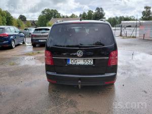 Black Volkswagen Touran 2007 in Talsi, with an engine capacity of 2.00 L and mileage of 303 thousand km for 2700 €, photo 6 on AUTOMOTO.COM.LV