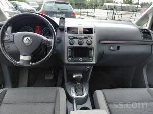 Black Volkswagen Touran 2007 in Talsi, with an engine capacity of 2.00 L and mileage of 303 thousand km for 2700 €, photo 12 on AUTOMOTO.COM.LV