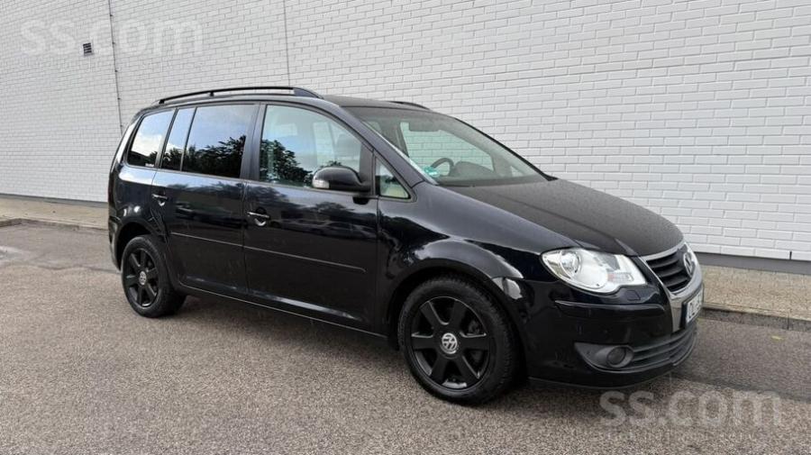 Melns Volkswagen Touran 2007 Rīga, ar dzinēja tilpumu 2.00 L un nobraukumu 319 tūkst. km par 2500 €, foto 5 vietnē AUTOMOTO.COM.LV