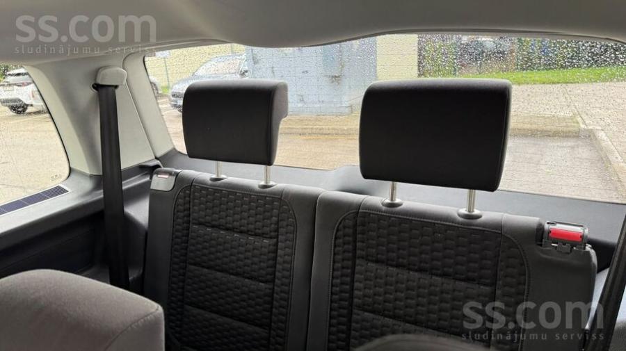 Melns Volkswagen Touran 2007 Rīga, ar dzinēja tilpumu 2.00 L un nobraukumu 319 tūkst. km par 2500 €, foto 13 vietnē AUTOMOTO.COM.LV