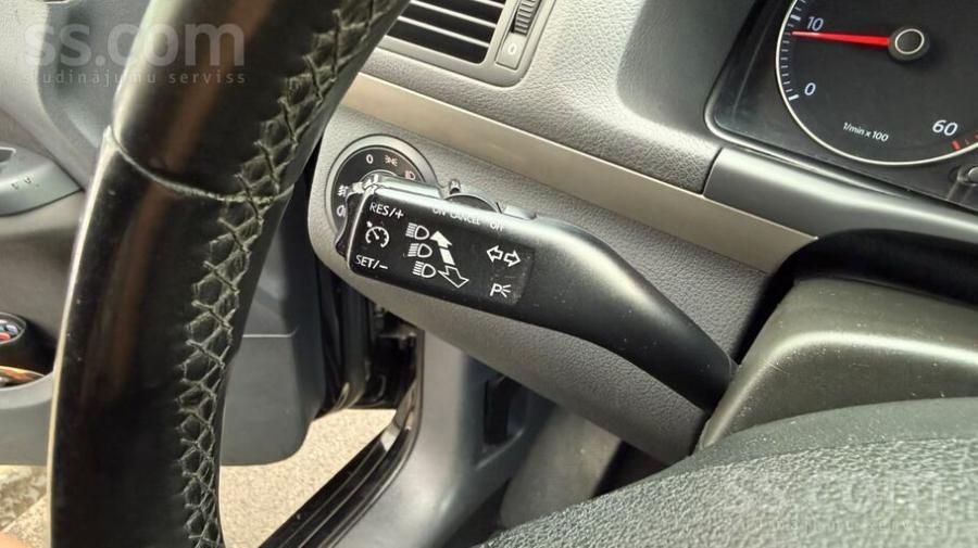 Melns Volkswagen Touran 2007 Rīga, ar dzinēja tilpumu 2.00 L un nobraukumu 319 tūkst. km par 2500 €, foto 14 vietnē AUTOMOTO.COM.LV