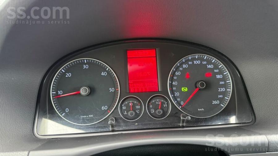 Melns Volkswagen Touran 2007 Rīga, ar dzinēja tilpumu 2.00 L un nobraukumu 319 tūkst. km par 2500 €, foto 16 vietnē AUTOMOTO.COM.LV