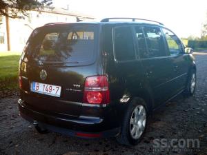 Black Volkswagen Touran 2007 in Cesis, with an engine capacity of 1.90 L and mileage of 0 thousand km for 2790 €, photo 4 on AUTOMOTO.COM.LV